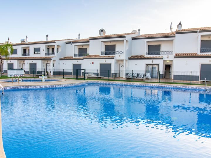 Magnólia O House | Poolview & Privatgarden &Garage - Albufeira