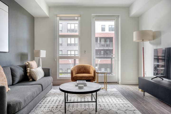 Blueground | Emeryville, A/c & W/d, Nr Groceries - Oakland, CA