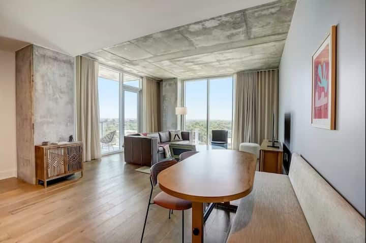 High Rise In The Heart Of Atx | Gym | Pool - Austin, TX