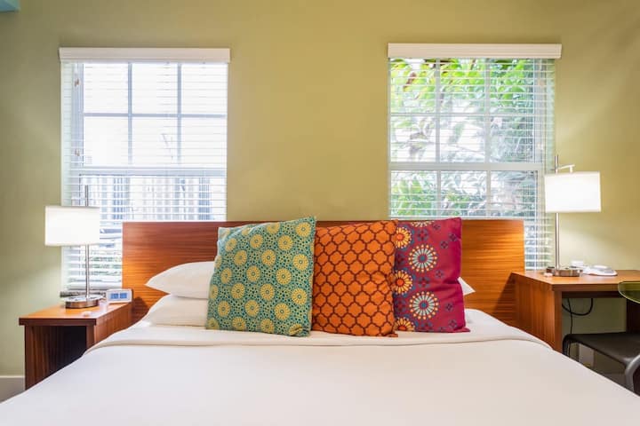 Kasa El Paseo | 5-min Walk To The Beach - South Beach, FL
