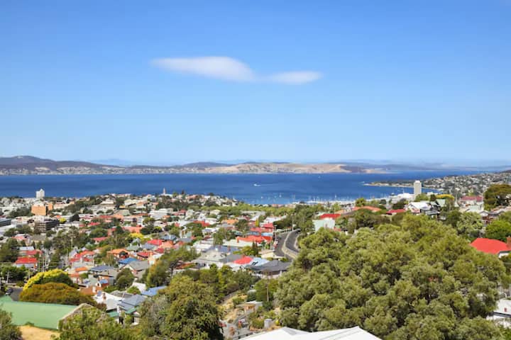 Poet S House 6br Fabulous Character Wow Views - Hobart