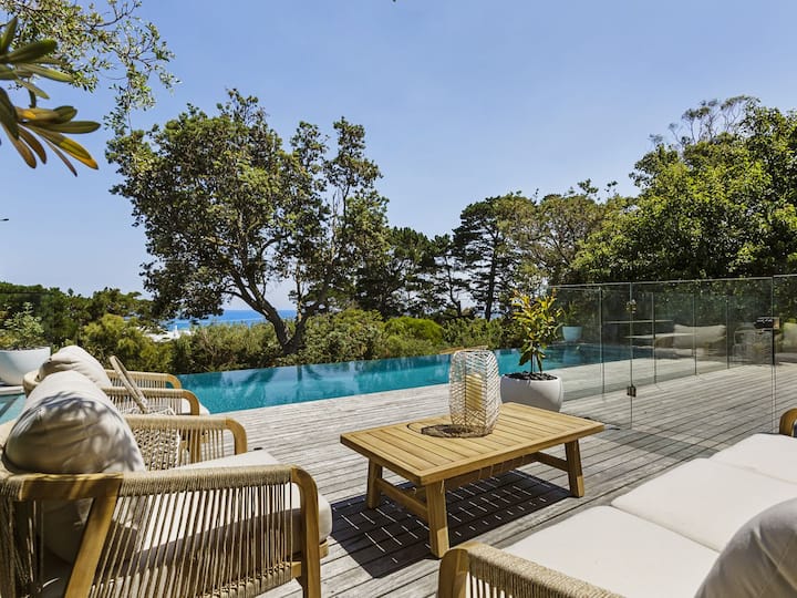 South Beach Luxury - Pool, Spa, Sauna, Gym - Mornington