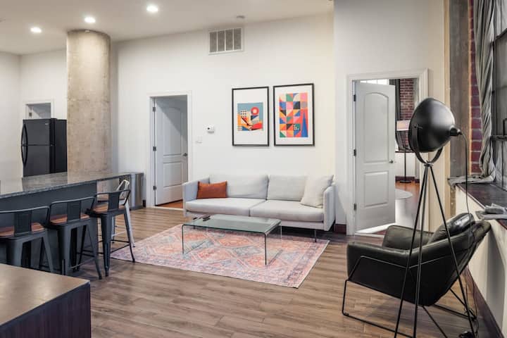 Sosuite | 3br Apt W Balcony, W/d, Gym, On-site Bar - Camden, NJ