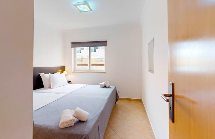Amplio Apartamento De Un Dormitorio Con Terraza. - Albufeira