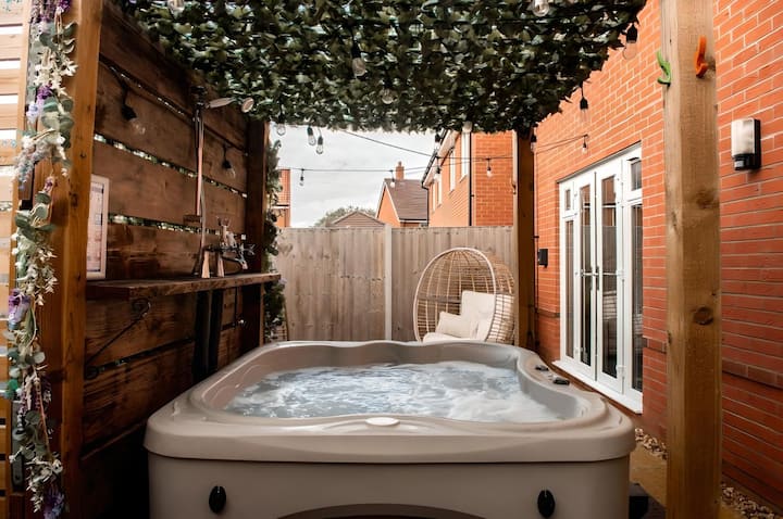 Stylish 4-bed Home With Hot Tub & Garden - Southampton