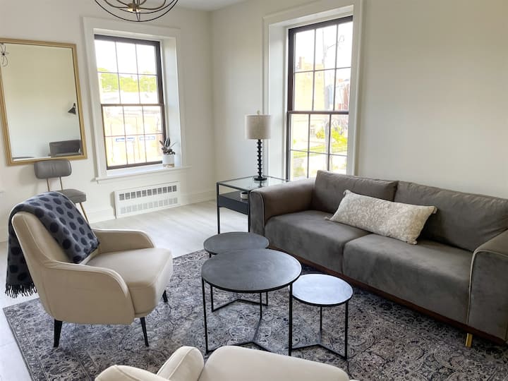 Modern Suite On The River - Port Hope
