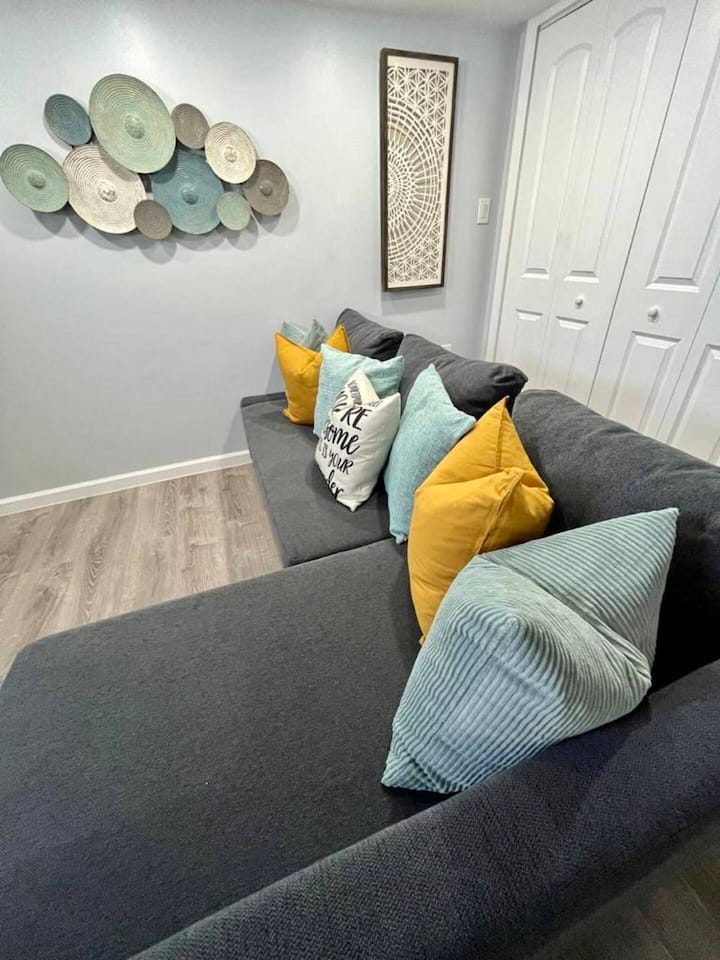 Apartment, Large Bed Free Fenced Parking And Patio - Bensalem, PA