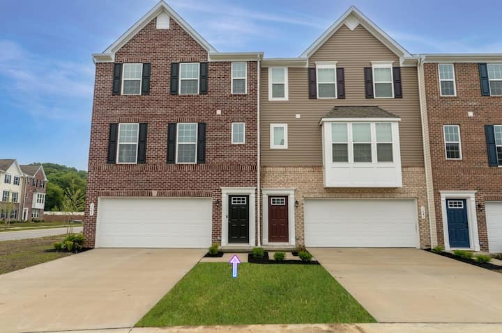 Charming 3br Getaway With Garage & Perfect Place - Akron, OH