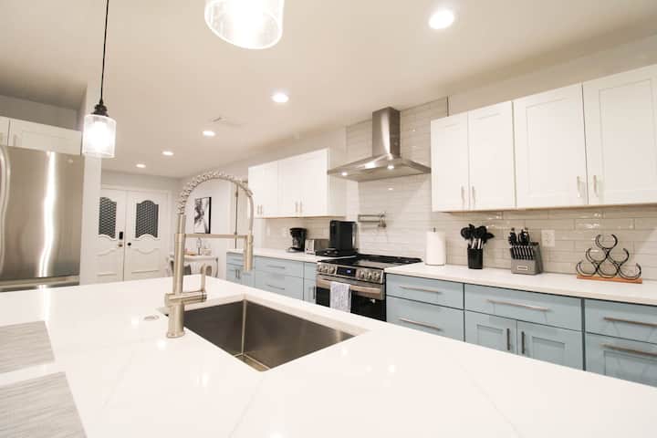 Paradise - 10 Mins To Ami/img 4/bd Pool Home - Anna Maria Island, FL