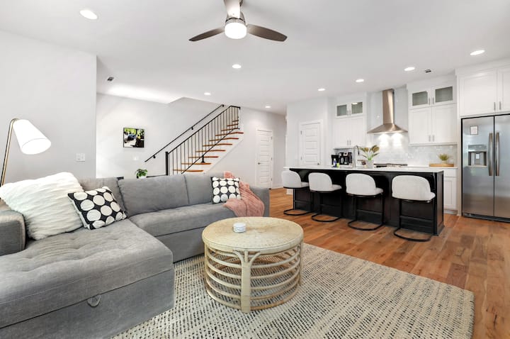 The Oakley - Near Lake Fayetteville! - Fayetteville, AR