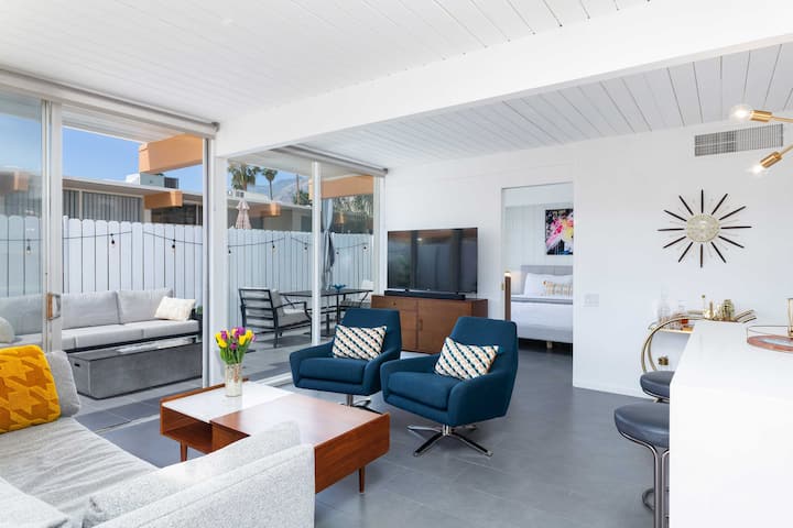 Modern Bungalow In Historic Ocotillo Lodge! - Palm Springs, CA