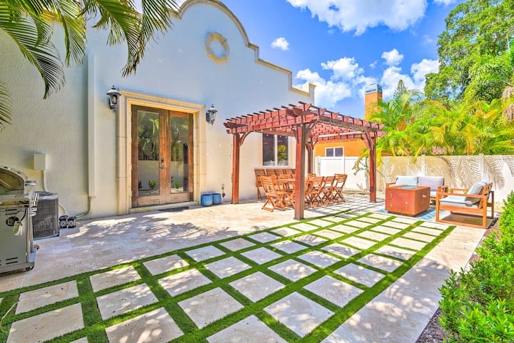 Sunny Sarasota Abode W/ Yard ~ 1 Mi To Dtwn! - Sarasota, FL