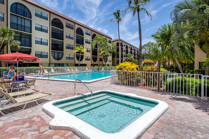 The "Angler's Way" Condo I Views Of Factory Bay - Marco Island, FL