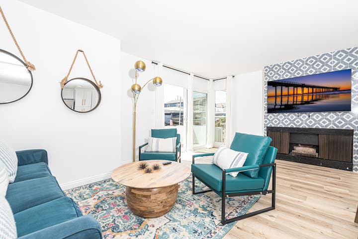 New Listing! | Recently Remodeled Lower Unit - Newport