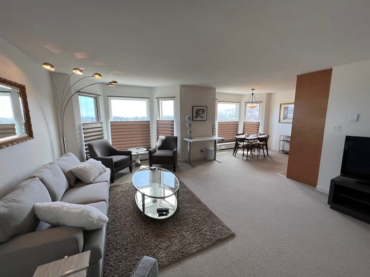 Stay Above It All – Views, Style & Serenity - San Francisco, CA