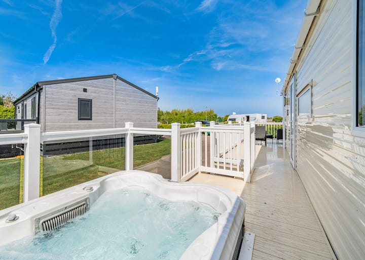 Platinum Caravan 8 - Skegness