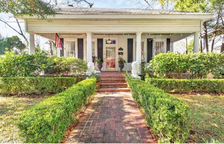 Magic Of Montgomery | King Beds | Pet Friendly | F - Montgomery, AL