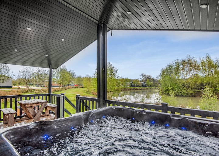 Lakeside 2 Plus - Woodhall Spa