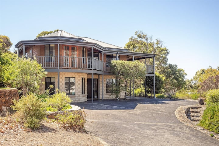 Waterside View - A Family-friendly Retreat - Augusta