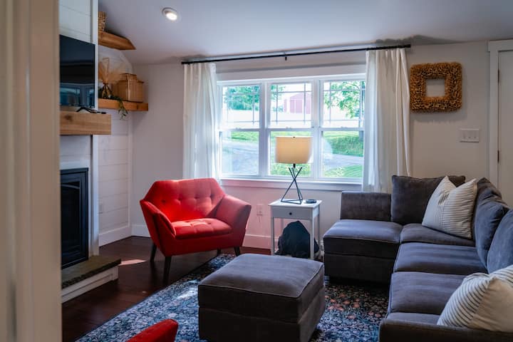 Modern Farmhouse Getaway I 2 Br, Sleeps 6 - Grandview Vineyard, Mount Joy