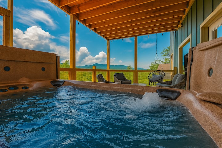 Amazing Mtn Views • 3 Suites • Hot Tub • Near Park - Wears Valley, TN