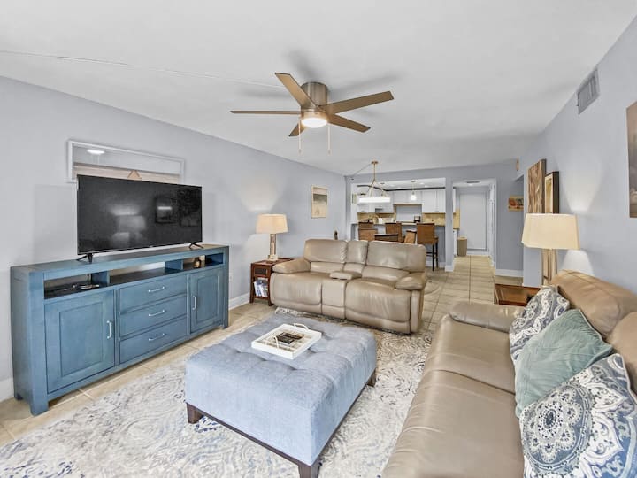 Updated Siesta Key Vacation Rental At Bay Oaks - Siesta Key, FL