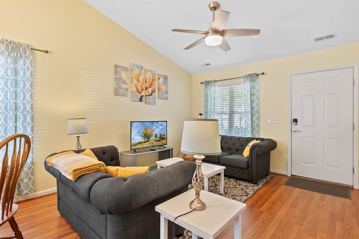 Pet Friendly * Fenced Yard * Downtown - Wake Forest, NC