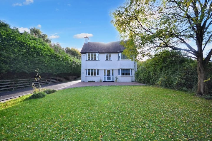 Spacious Cotswolds House & Garden W/ Hot Tub - Tewkesbury