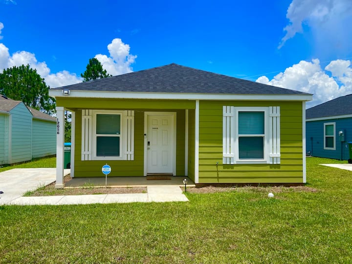 Short Drive To Water Park/ Beach/ Sleeps 6-7 - Gulfport, MS