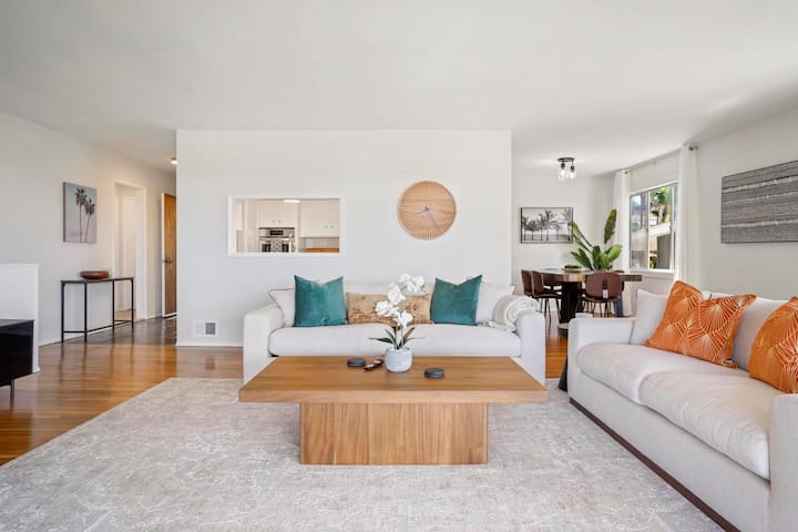 Chic & Stylish Bay Park Home With Stunning Views! - サンディエゴ