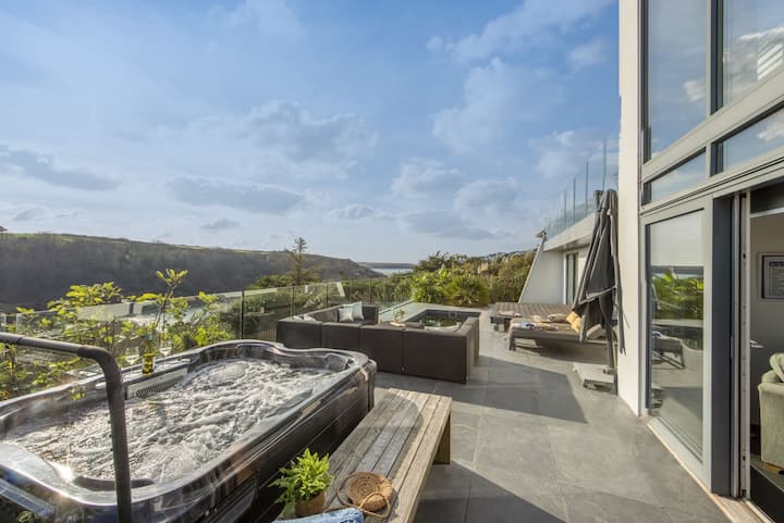 Treheyl, Pentire- Pet Friendly, Hot Tub & Pool - ニューキー