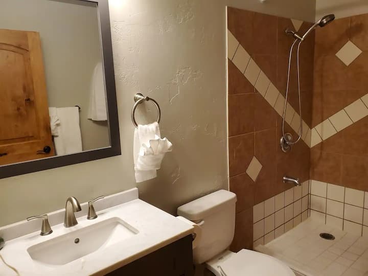 Buffalo Lodge Of Bigfork Room 5 - Bigfork, MT