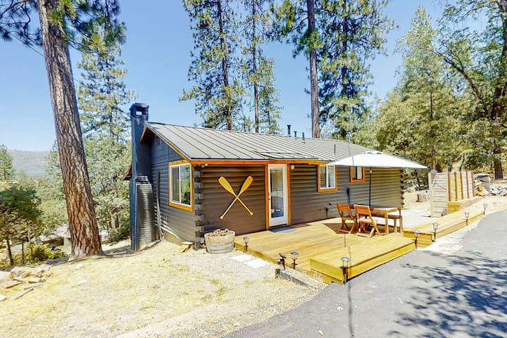 2br Mountainview | Fireplace | Balcony - Oakhurst, CA
