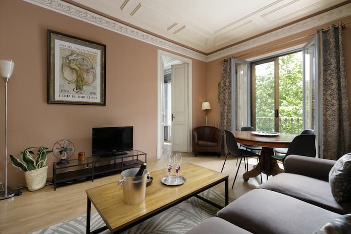 Charming & Classic Apartment In Eixample - Barcelona