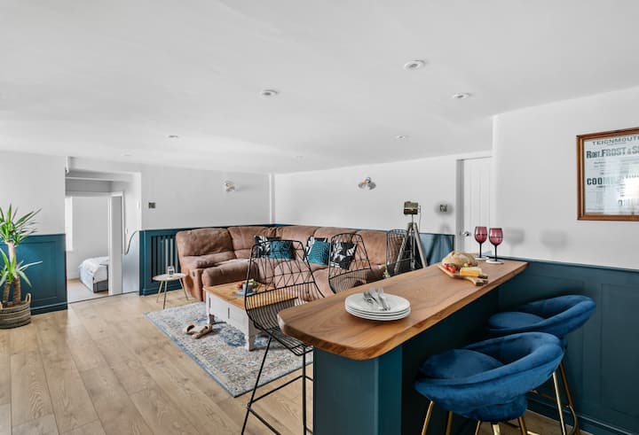 Coombe Bank - Seaboard Spirit, Contemporary Chic - Teignmouth