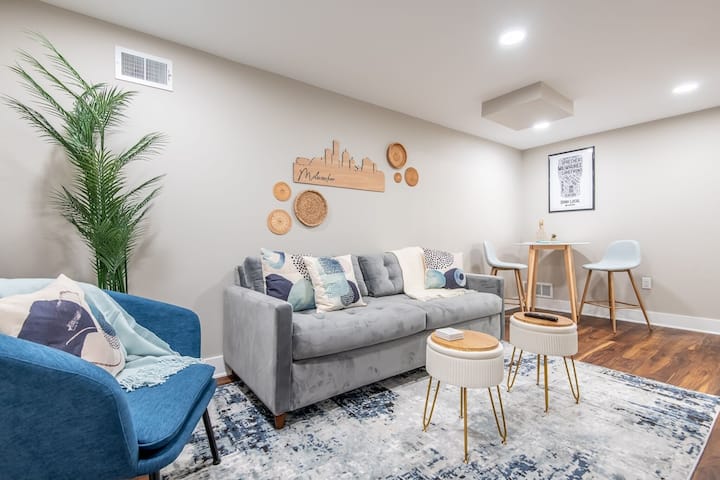 Designer City Stay Near Downtown Attractions - Milwaukee