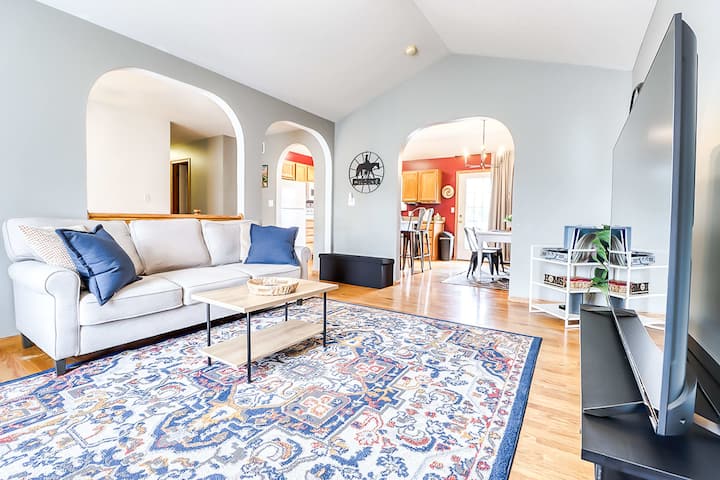 4 Bd 2.5b 8 Guests | Game Room | Large Backyard - James Arthur Vineyards, Raymond