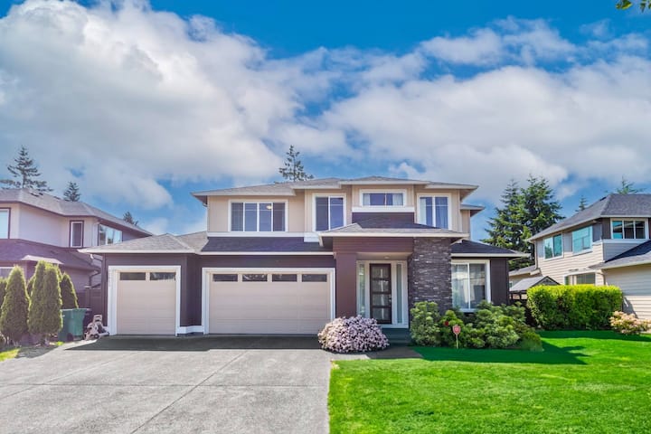 Luxe 5-bedroom Home In Federal Way - Federal Way, WA