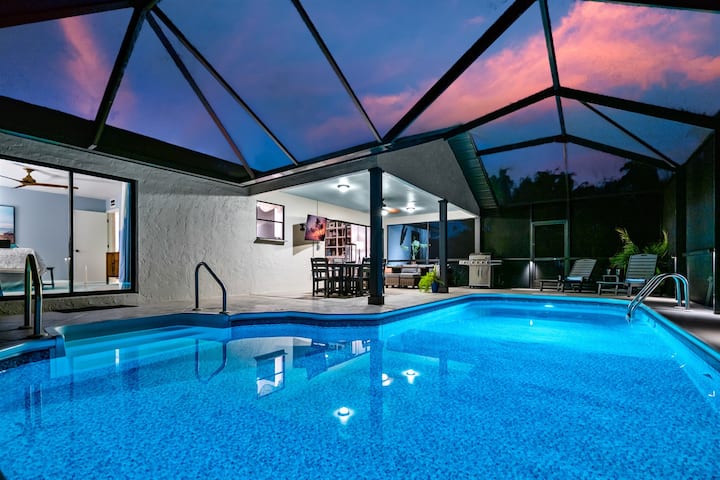 Location! 3 Beds/2 Baths/pool/walk To Restaurants/ - Marco Island