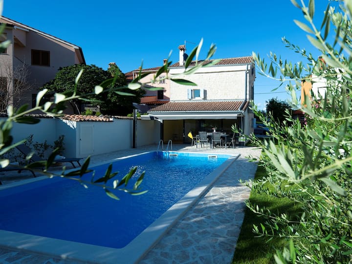Lampadina - Casa Lampadina With Private Pool And G - Livade