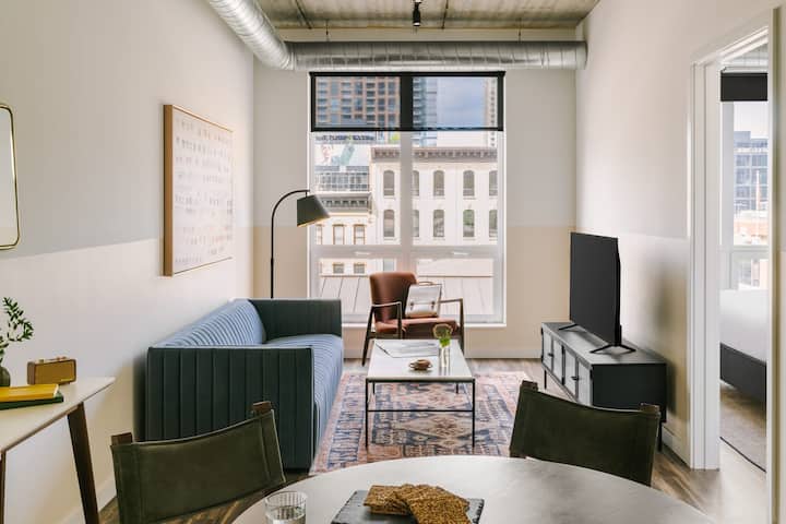 Sonder The Opal | One-bedroom Apartment - Chicago, IL