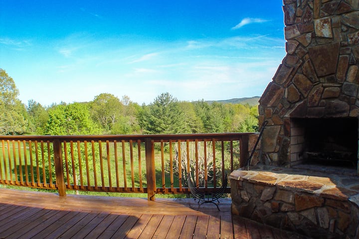 Limited July Availability Reserve Cabin Fever Now - West Jefferson, NC