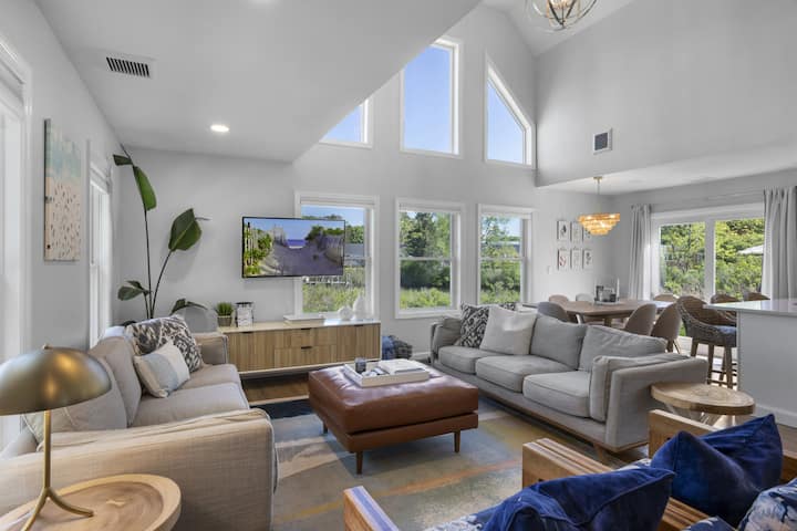 Nf Wine Country Retreat With Dock - Crescent Beach, Shelter Island