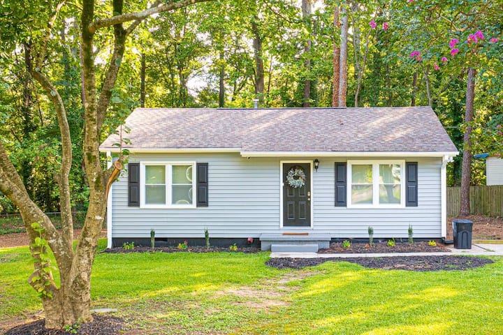 Homey Bungalow Convenient To Marietta And I-75! - Marietta, GA