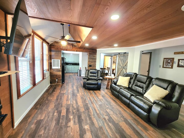 Miners Suite-centrally Located In Shaver Lake - Shaver Lake, CA