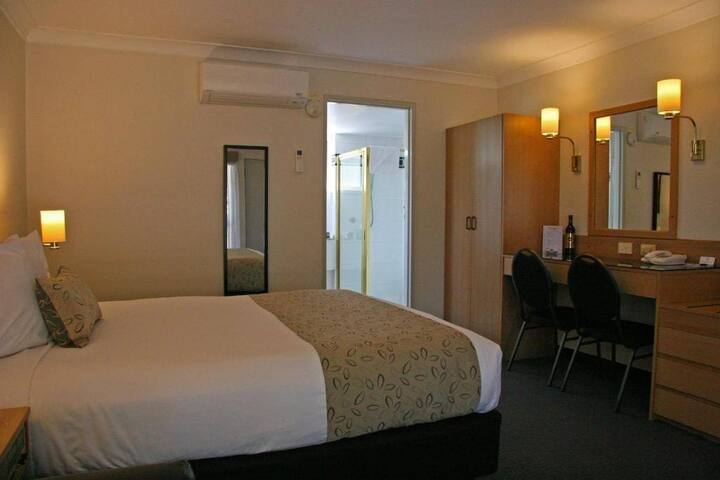 1 Bedroom Room For 2 People With Queen Bed. - ウォンガラッタ