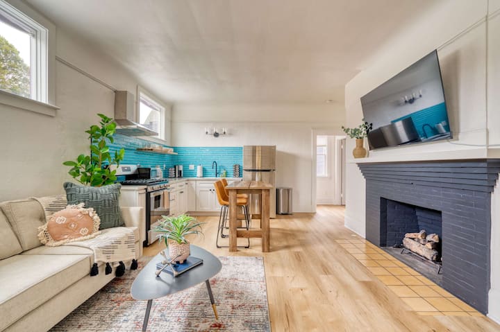 Modern 1br - Bright - Private - Perfectly Located - Boise - Portland