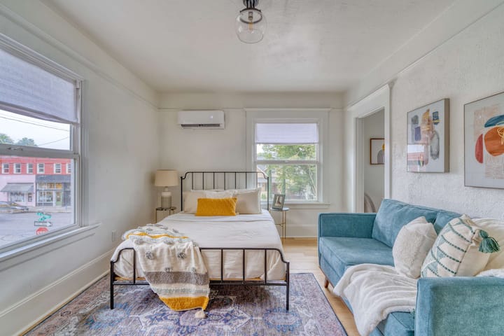 Renovated Studio • Dining Nearby • Ac • Fast Wifi - Portland, OR