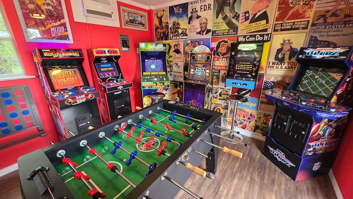 Copper Canyon Hideaway + Free Retro Arcade Fun - Canyon Lake, TX