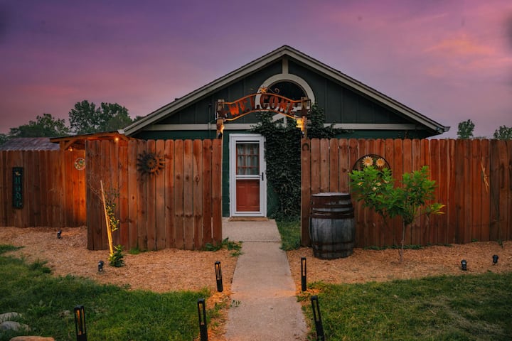 Cowboy Bunkhouse Hot Tub/lake/farm/nature - Indianapolis, IN
